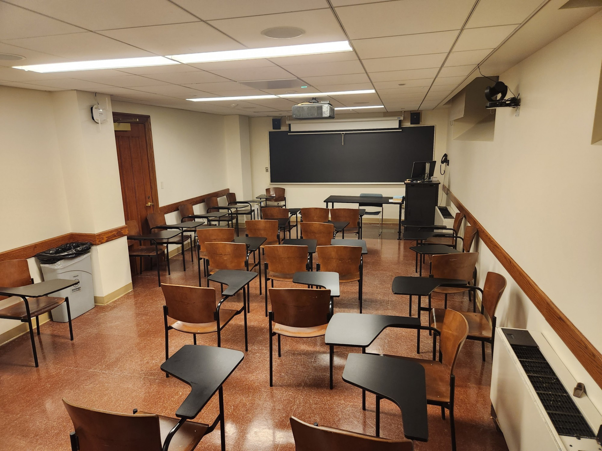 Knox Classroom Information and Photos | University Registrar